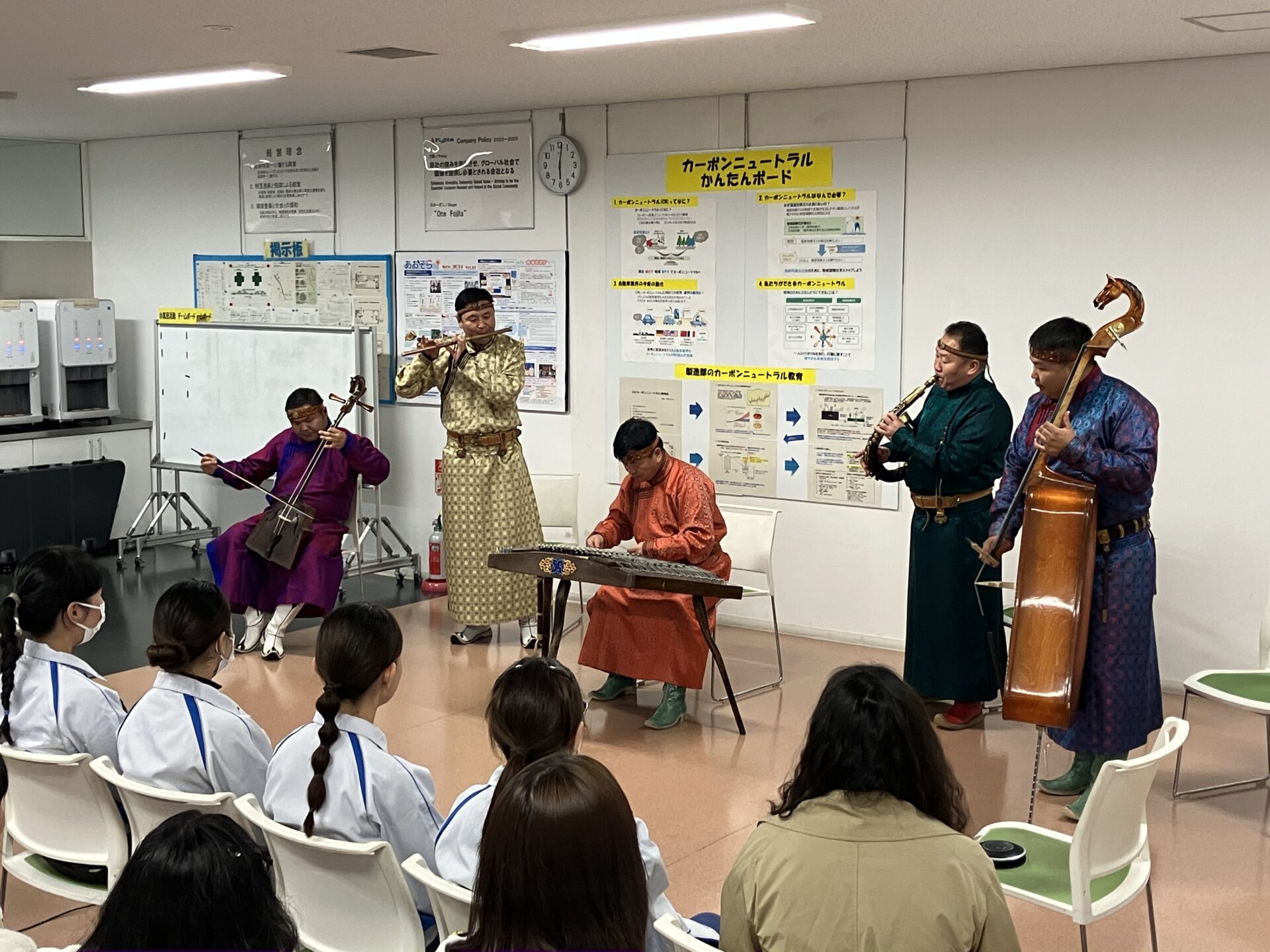 岡崎工場にてTenger Ayalguu演奏会を開催 | お知らせ | 藤田螺子工業株式会社